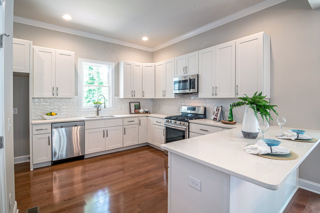 9 Beautiful Splashback Ideas for a Grey Kitchen | Verana